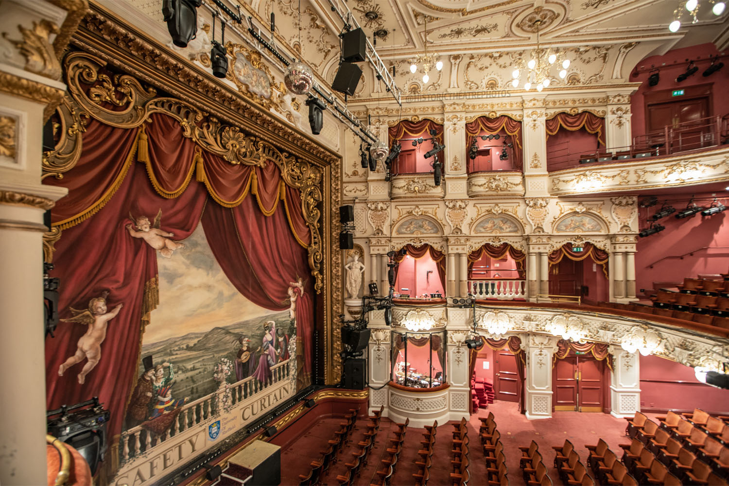 Theatres in the United Kingdom